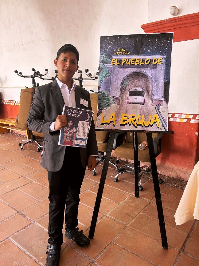 Alan Joel, creador de la obra literaria ´El pueblo de la bruja´